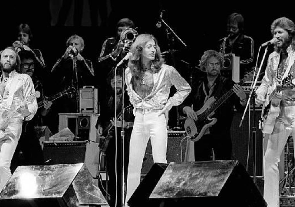 Bee Gees – Chain Reaction