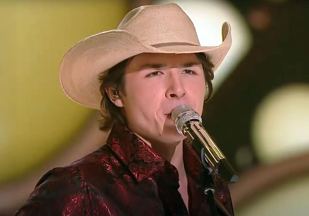 Country singer John Foster captivated the audience with his emotionally ...