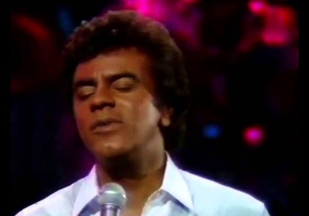 Johnny Mathis - “When Sunny Gets Blue”: A Poignant Portrait of ...
