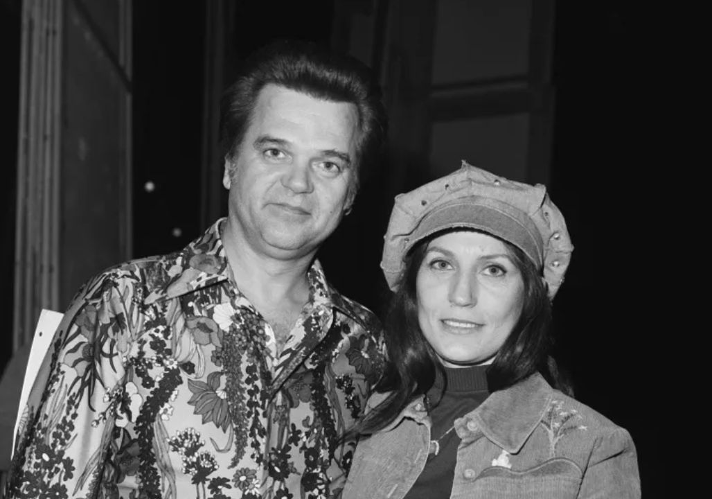 “Inside the Untold Magic of Conway Twitty and Loretta Lynn’s Nashville ...