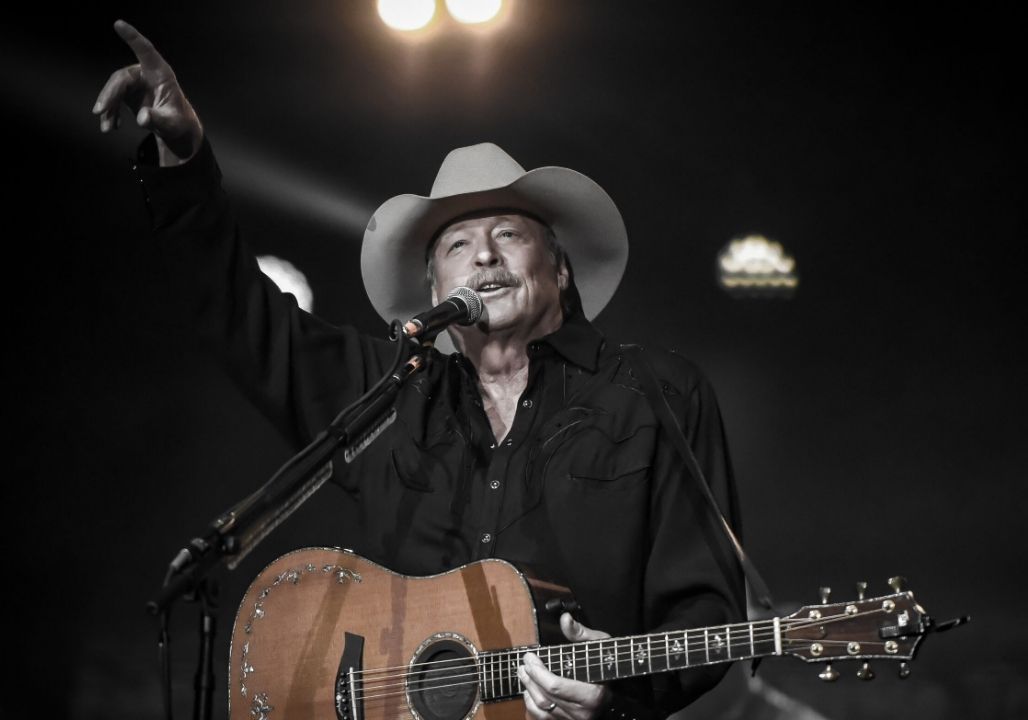 LAST CALL IN MUSIC CITY — Alan Jackson’s Final Nashville Night Promises ...