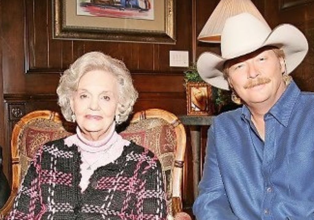 It wasn’t a chart-topper. Not a comeback. Just a son and his mother — and suddenly the world ...